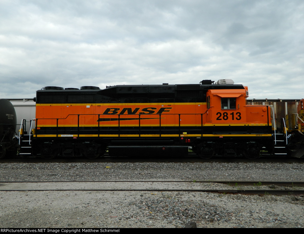 Roster Shot OF BNSF 2813